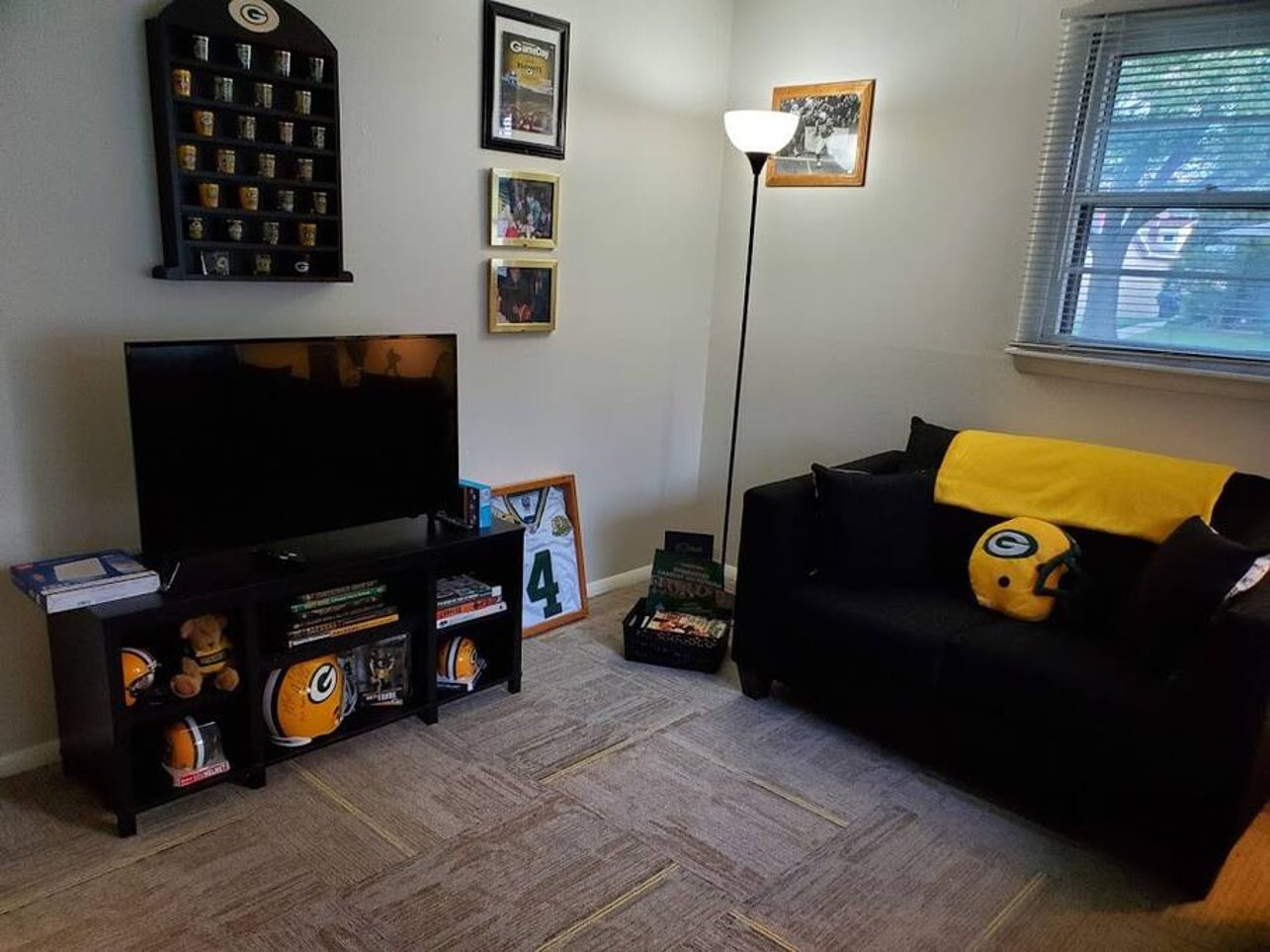 Lambeau Leap House *2 blocks from lambeau* Reggie - Ruesch Management